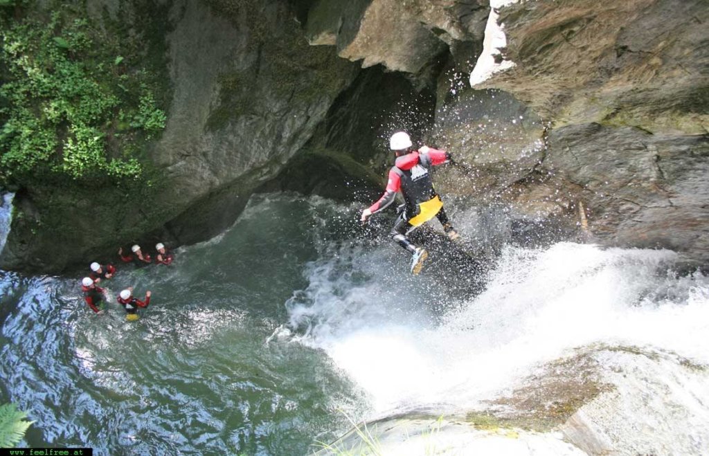 Discover Canyoning activity and abseiling near Barcelona - Paddle in ...